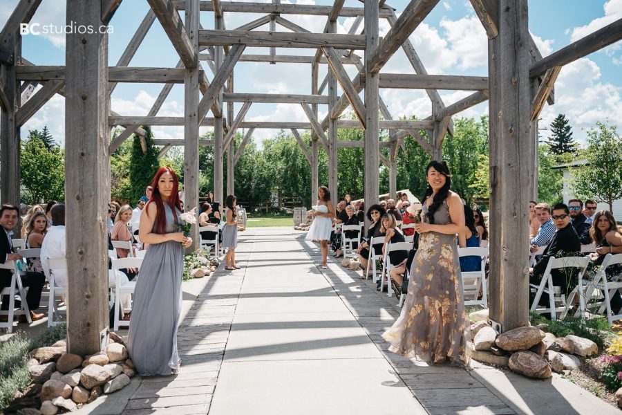 Weddinga at Leduc's Stonde Barn Garden // Leduc Wedding Photographer